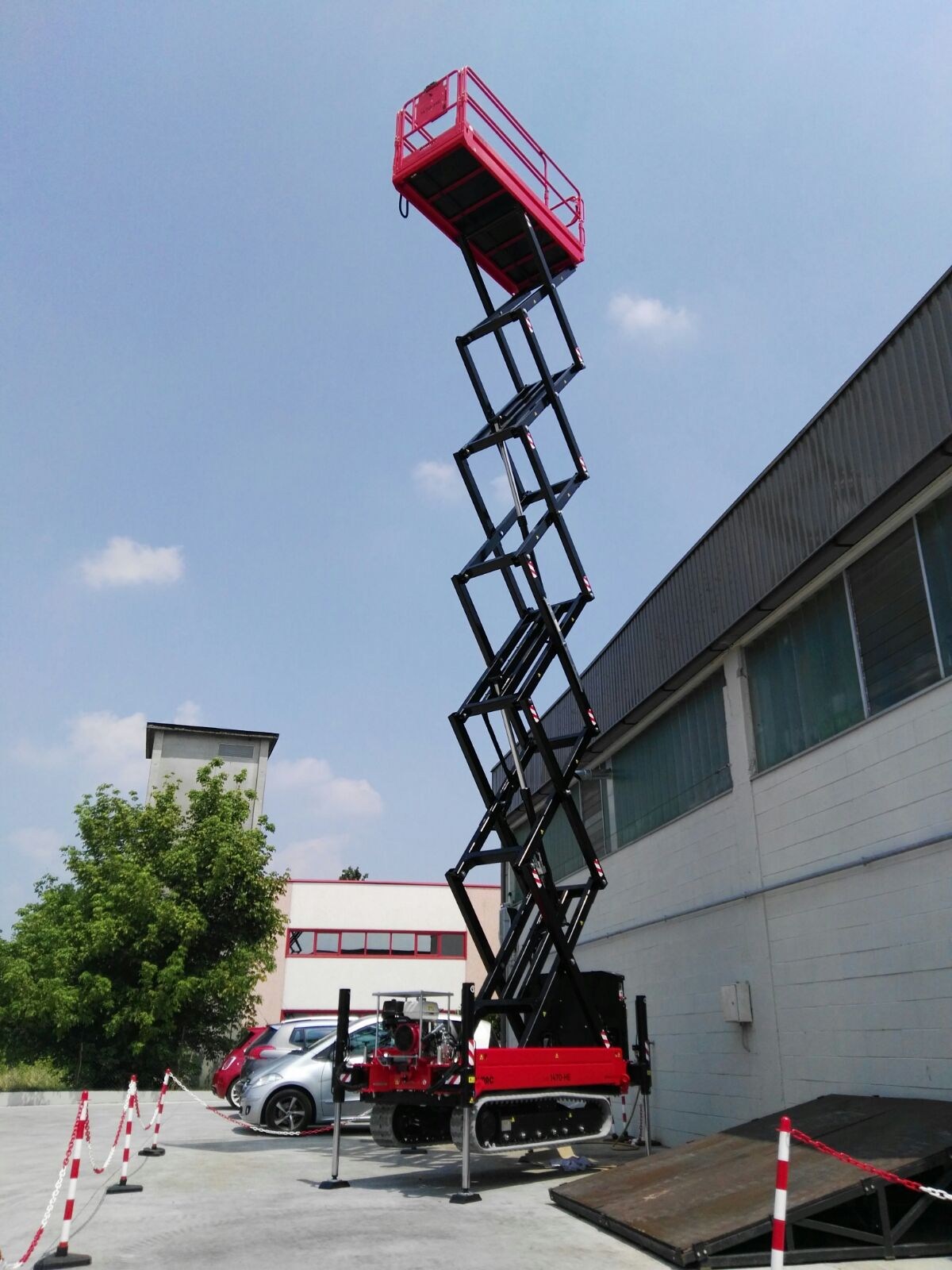 GALLERY | Almac » Crawler Scissor Lift Almac Bibi 1270he | Silcom North