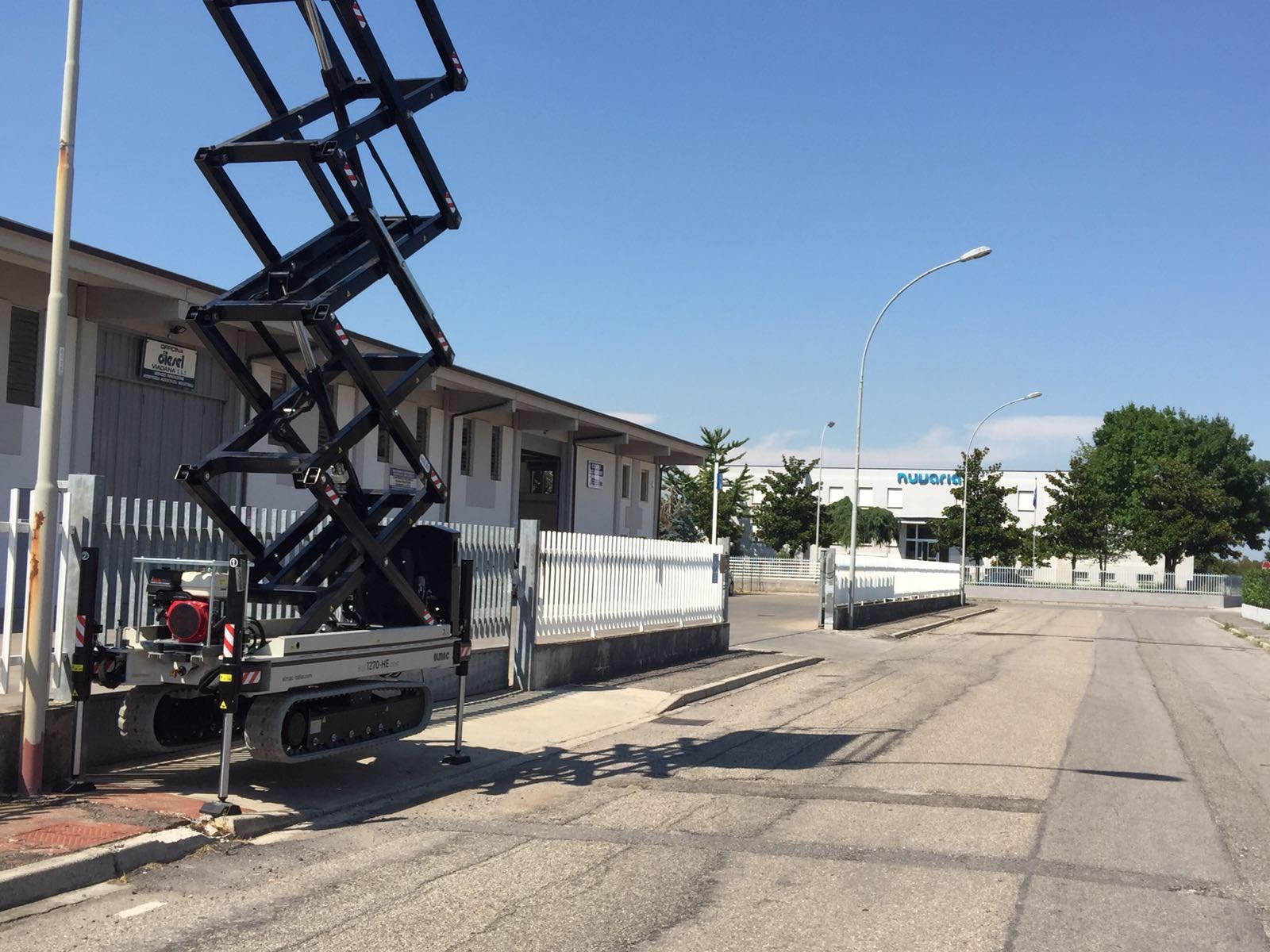 GALLERY | Almac » Crawler Scissor Lift Almac Bibi 1270he | Silcom North