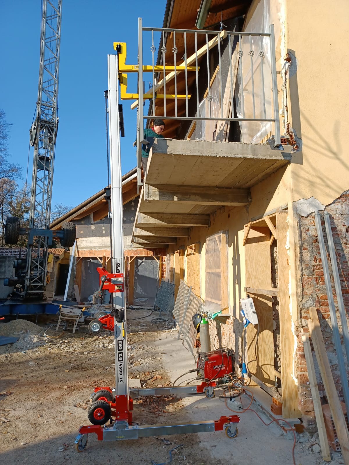 GALLERY | Golia » Material Lift For Glass Golia Evo4500ts | Silcom North